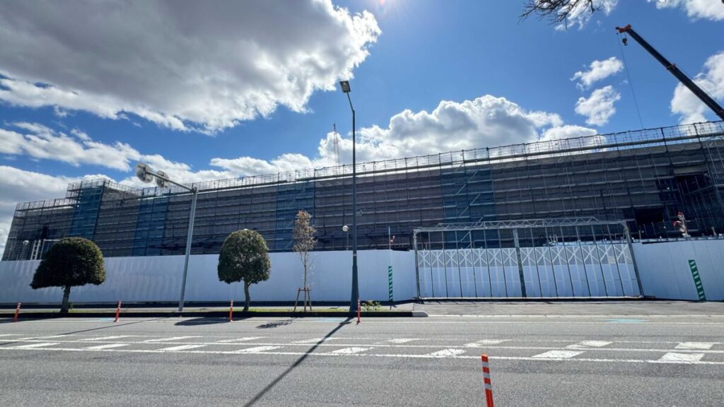 【川口市】SKIPシティに建設中の「NHK川口施設(仮称)」の工事の様子を見てきました。NHKの看板が見えた！ | 川口マガジン